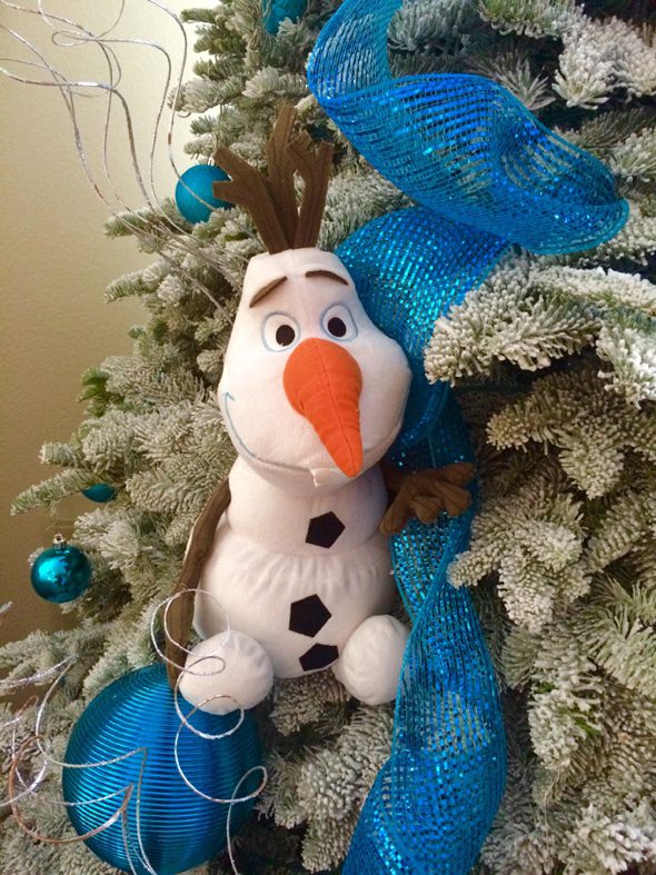 Frozen Inspired Christmas Tree - Pretty My Party